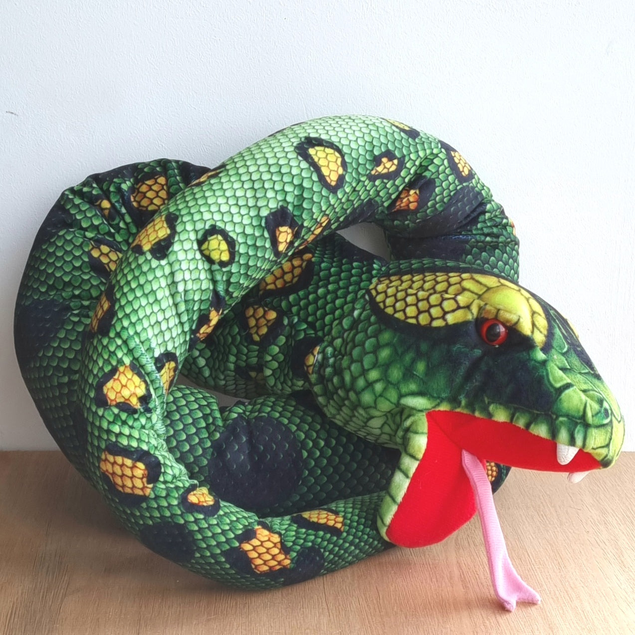 Snake puppet – Wickle